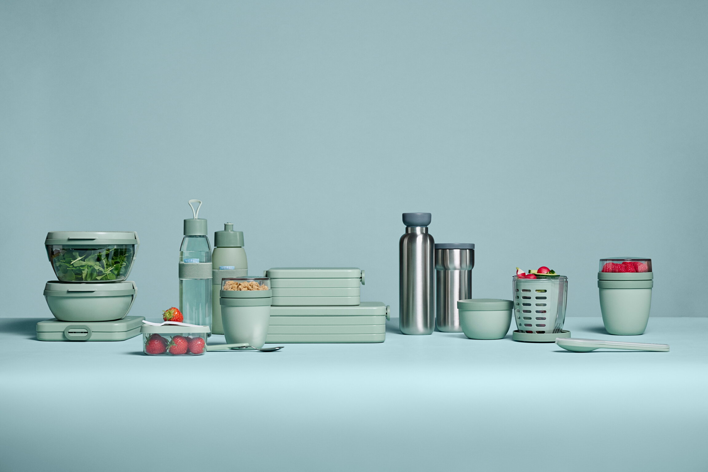 Salatbox Ellipse - Vivid blue | Mepal